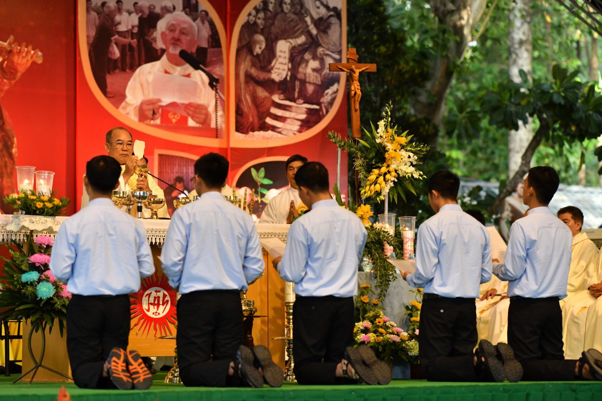 Jesuit Vocations - The Society of Jesus in Vietnam